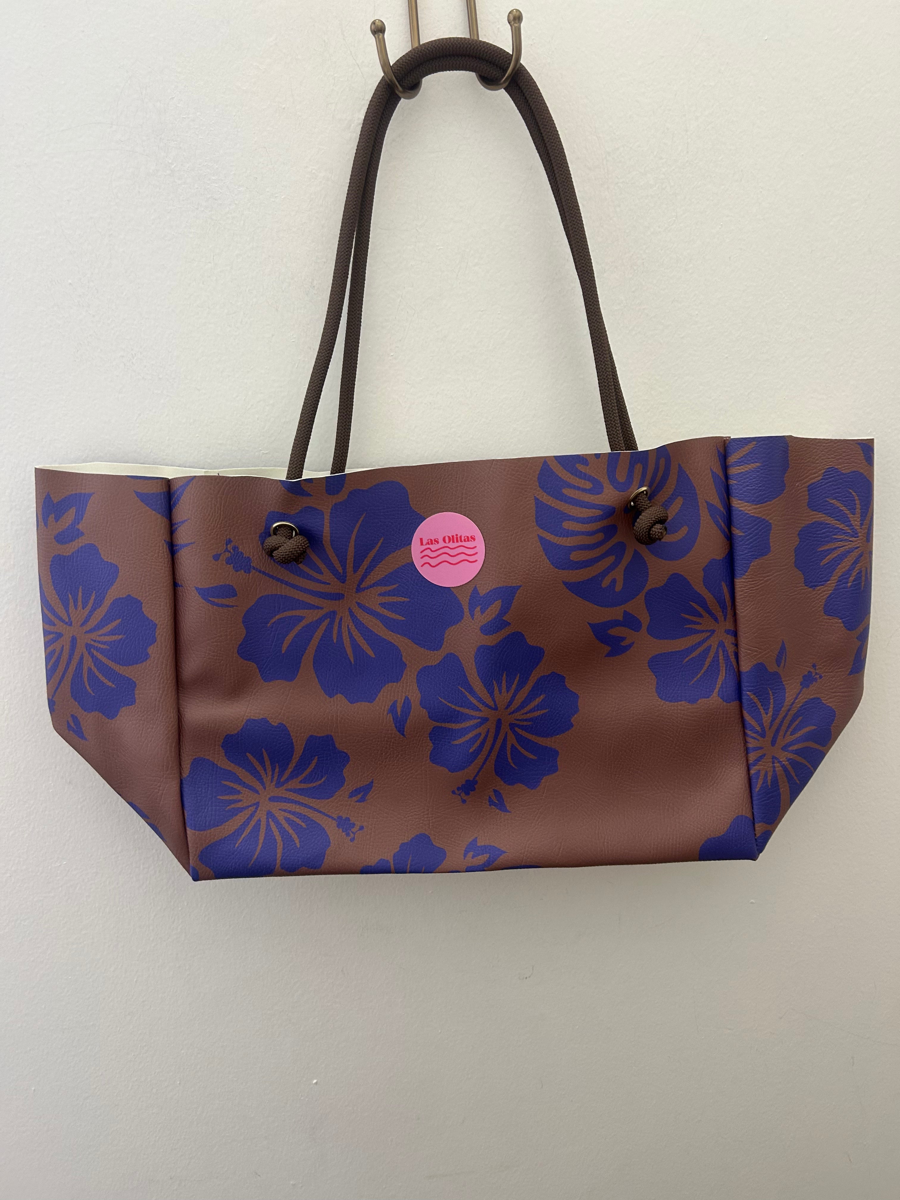 LAS OLITAS Leatherette Bag - Bio – The Salty Babe